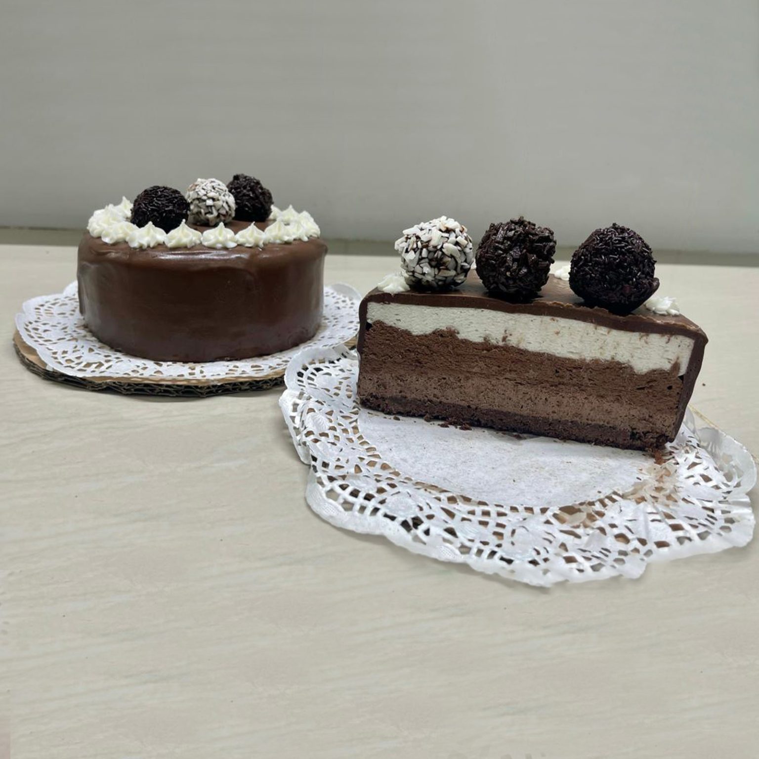 Tarta Tres Chocolates – RAPID Multiservice